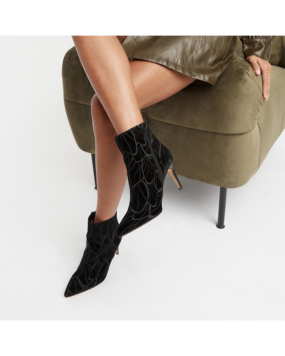Black Queen B Boots - Shoes | Mimco